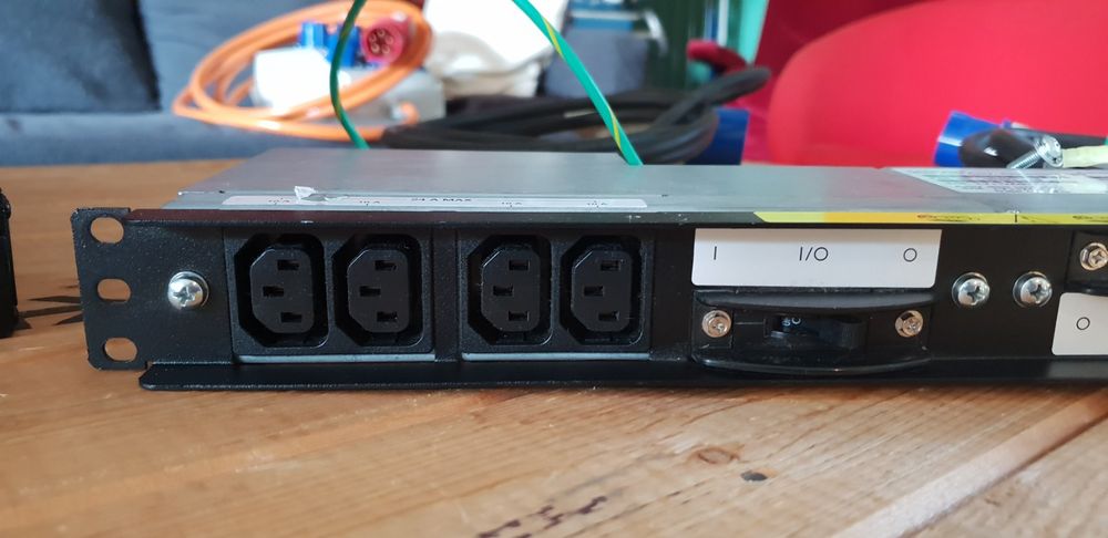 2x 24A Stromverteiler 19" Rackmount (Gebraucht) in Winterthur für CHF 1 ...