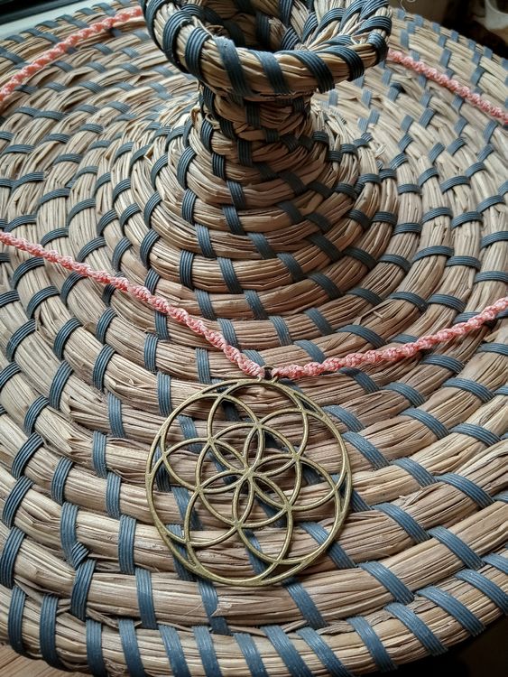 Macramee "Blume des Lebens" 💗 (Neu und originalverpackt) in Rehetobel für CHF 1.5 – nur Abholung ...