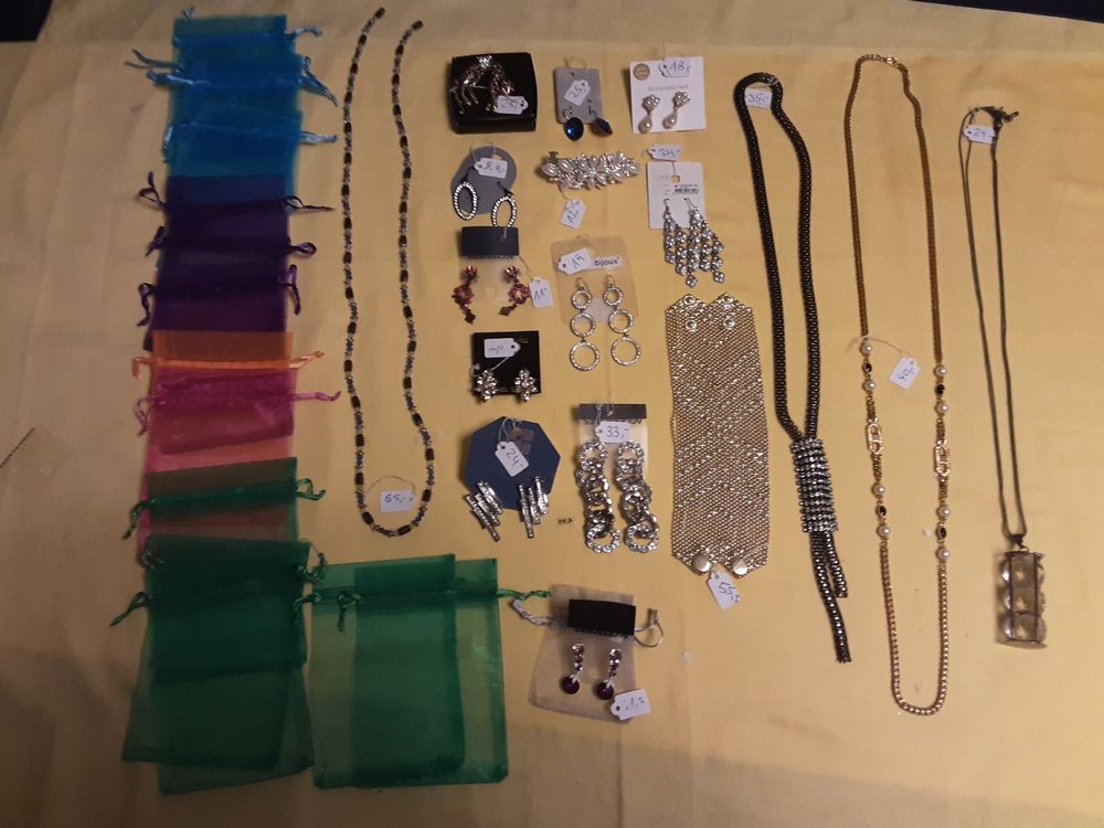 ⁸WUNDERSCHÖNER MODE SCHMUCK-ist auch einzel erhältlich (Neu und originalverpackt) in wolfhalden ...