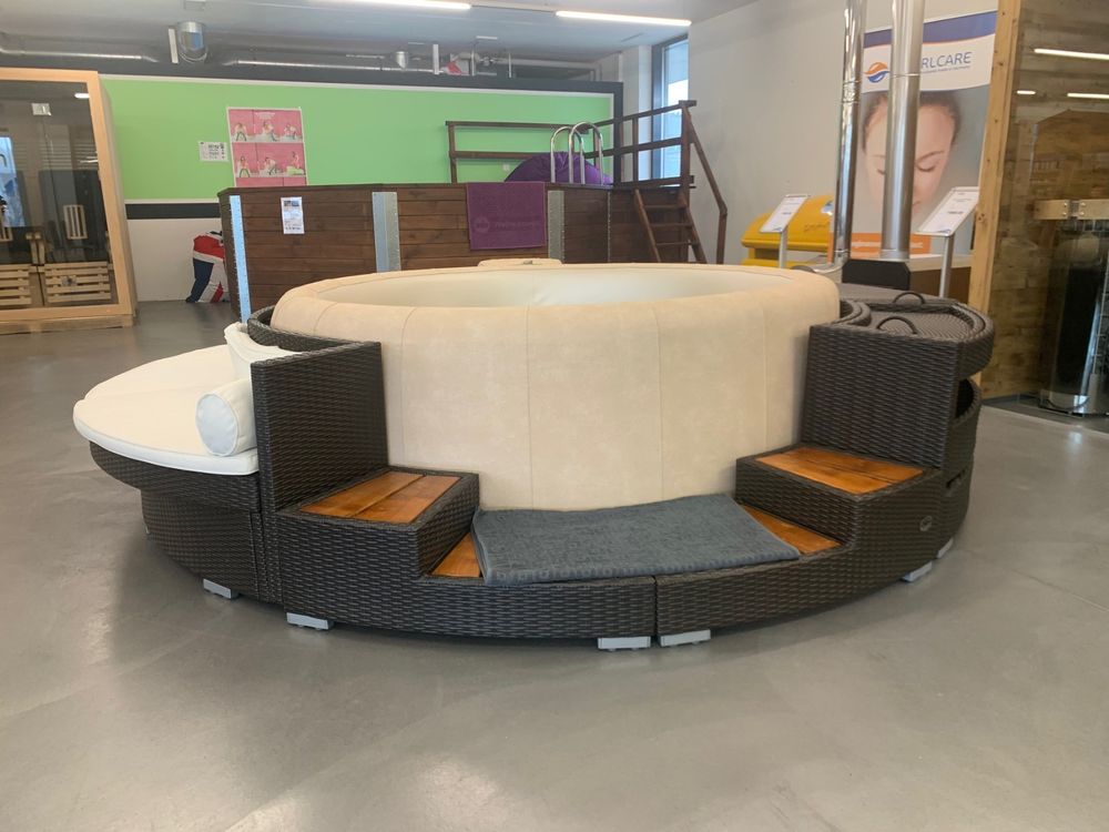 Softub Resort mit Umrandung kpl. ***Ausstellungsmodell*** (Neu und ...