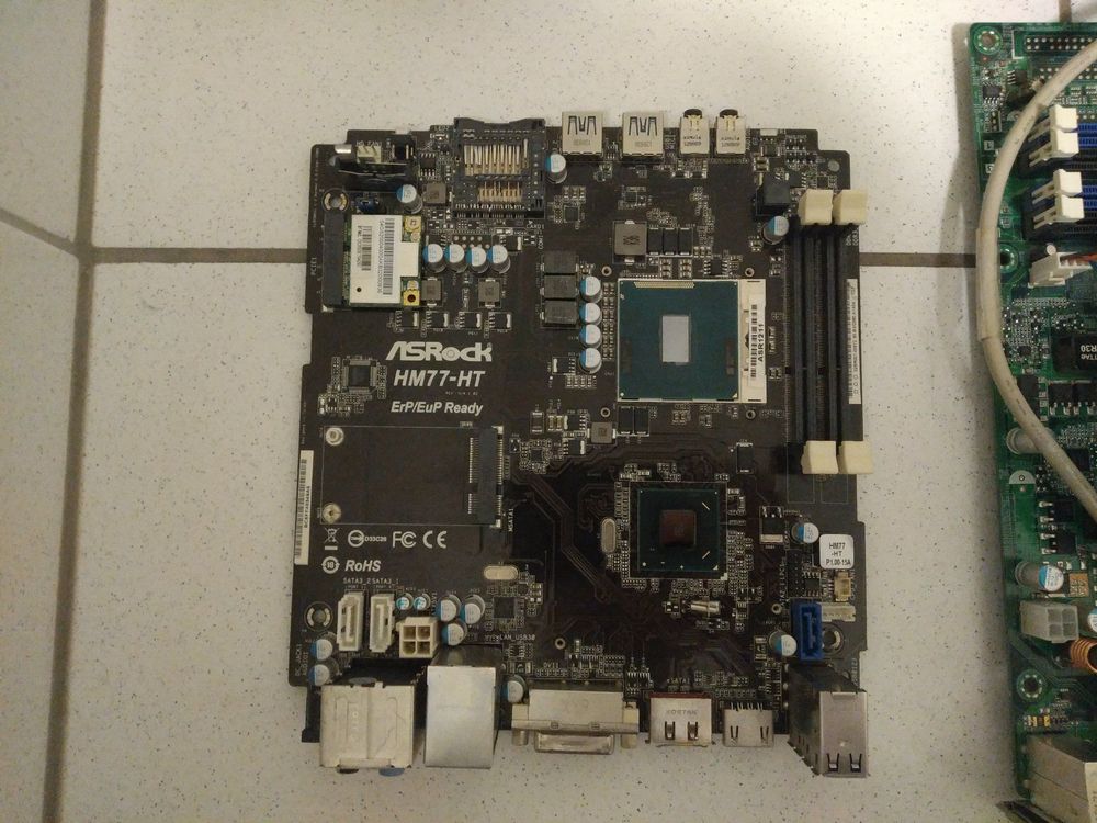 12x Motherboard teilweise mit CPUs und Lüfter (Gigabyte, ASR (Gebraucht ...