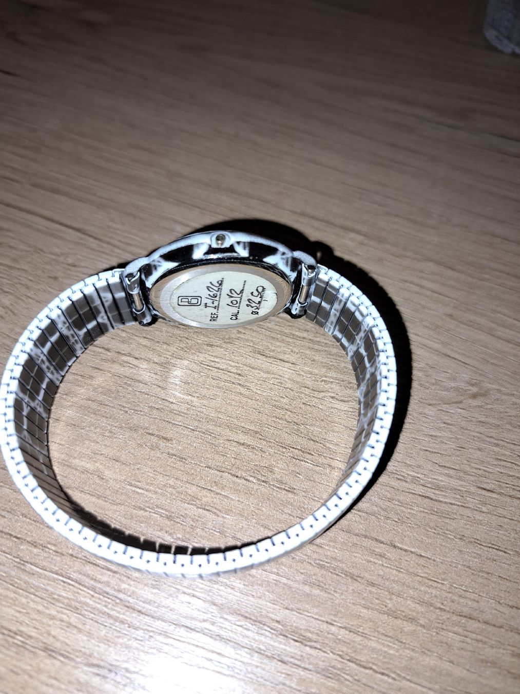 Montre femme (Défectueux) à Tavannes pour CHF 20 – retrait uniquement ...