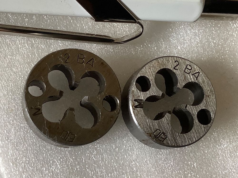 Schneideisen Filièren 2BA Gewinde, 2 Stück, von ESO Swiss (Neu (gemäss Beschreibung)) in Widnau ...