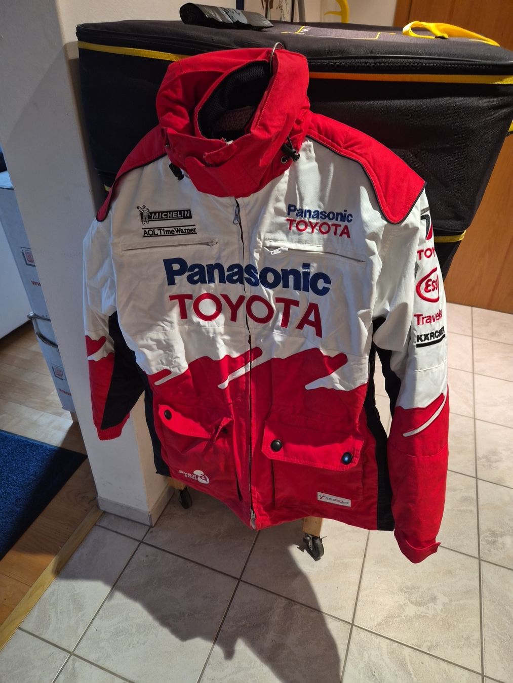 Formula 1 Race Jacket (Neu und originalverpackt) in Hinwil für CHF 180 ...