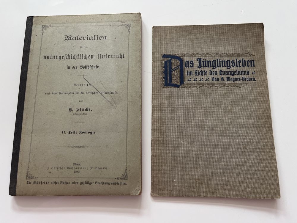 Antike Schulbücher, Anfang 1900, Biologie & Religion (Gebraucht) in Brienz BE für CHF 8 – mit ...