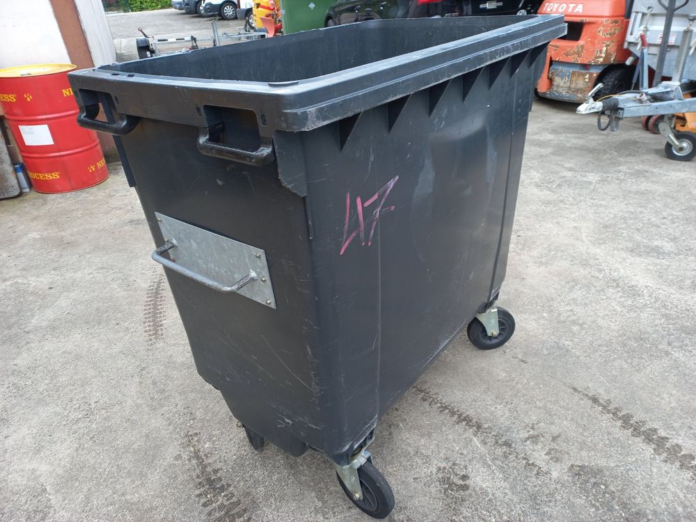 Kehrichtcontainer Papiercontainer Altpapier -/ Grüncontainer (Gebraucht ...