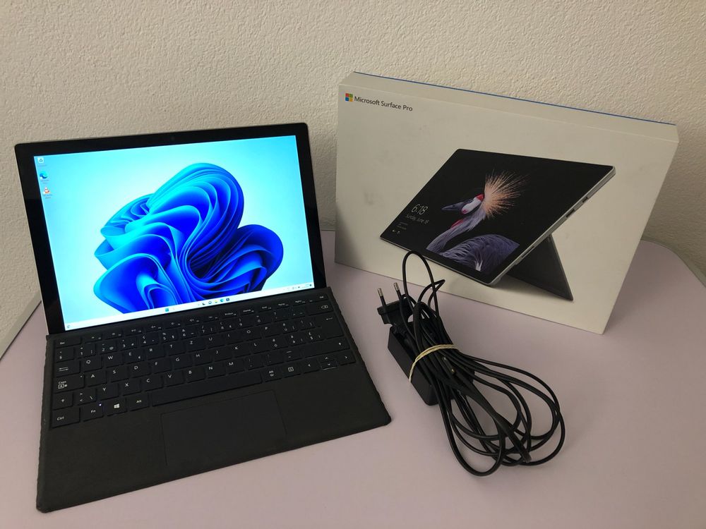 Surface Pro 1796, Windows 11, Akku 98%, mit Surface Tastatur (Gebraucht ...