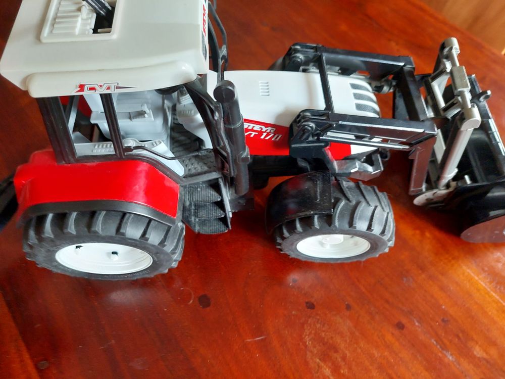Steyr CVT 170 Traktor / Bruder Anhänger (Gebraucht) in Beckenried für ...