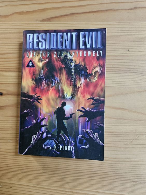 Resident Evil Roman Tor zur Unterwelt (Gebraucht) in Bauma für CHF 10 ...