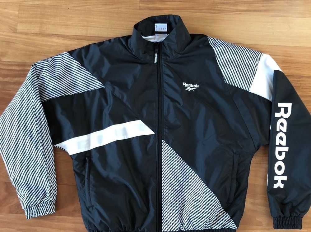 Reebok Tracksuit- retro look (Gebraucht) in Steinhausen für CHF 1 – mit ...