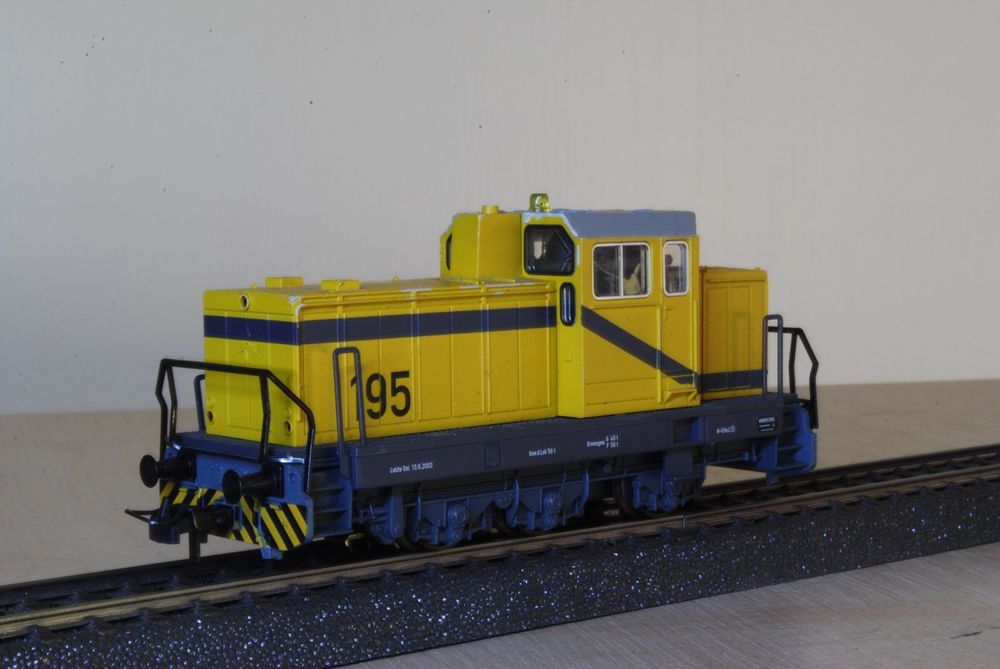 Märklin Henschel DHG 700 Diesellok mit Blinklicht Delta Dig. (Gebraucht) in Emmetten für CHF 41 ...