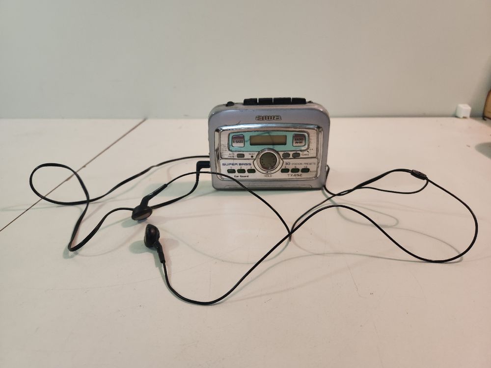 Aiwa Walkman mit Radio inkl. Kopfhörer R126 (Gebraucht) in Künten für ...