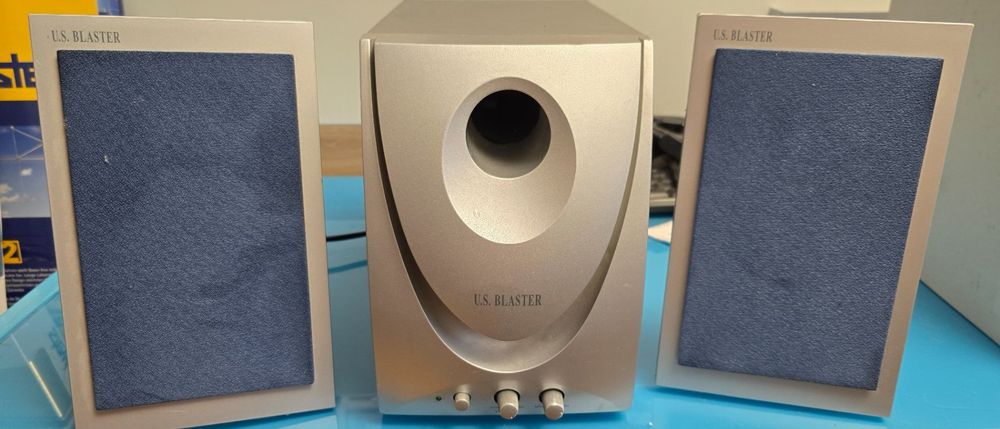 US Blaster Surround / Subwoofer mit 2 Lautsprecher (Gebraucht) in ...