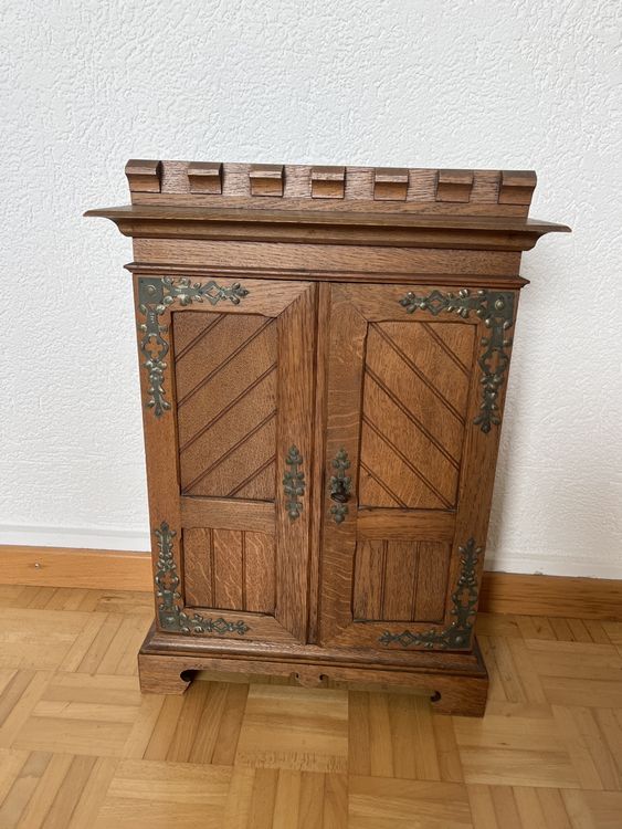 Antikes Kästchen handgezimmert abschliessbar (Gebraucht) in Wil SG für CHF 29.9 – nur Abholung ...