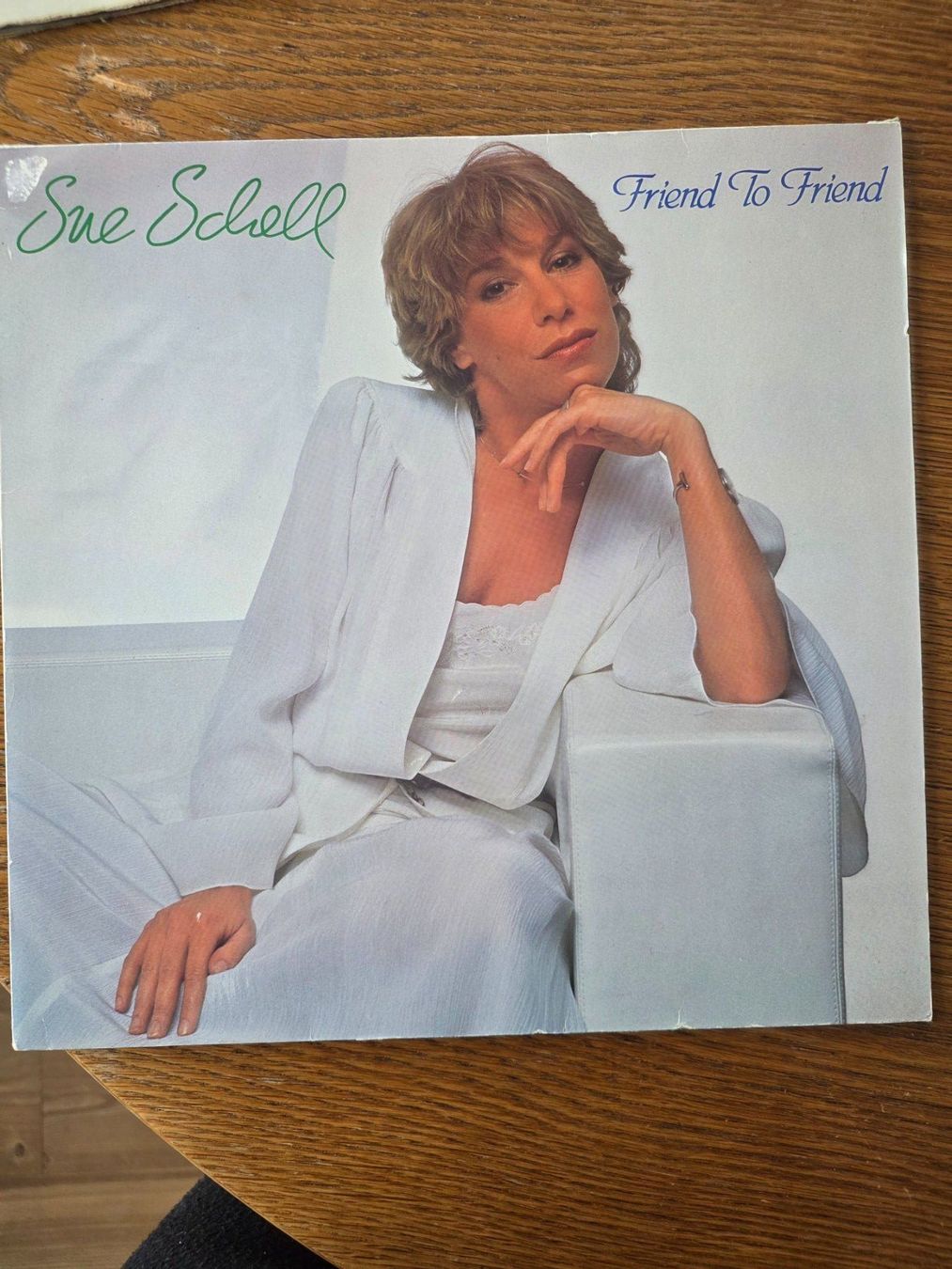 Sue Schell, Friend To Friend (Usato) a Davos Glaris per CHF 5 – con ...