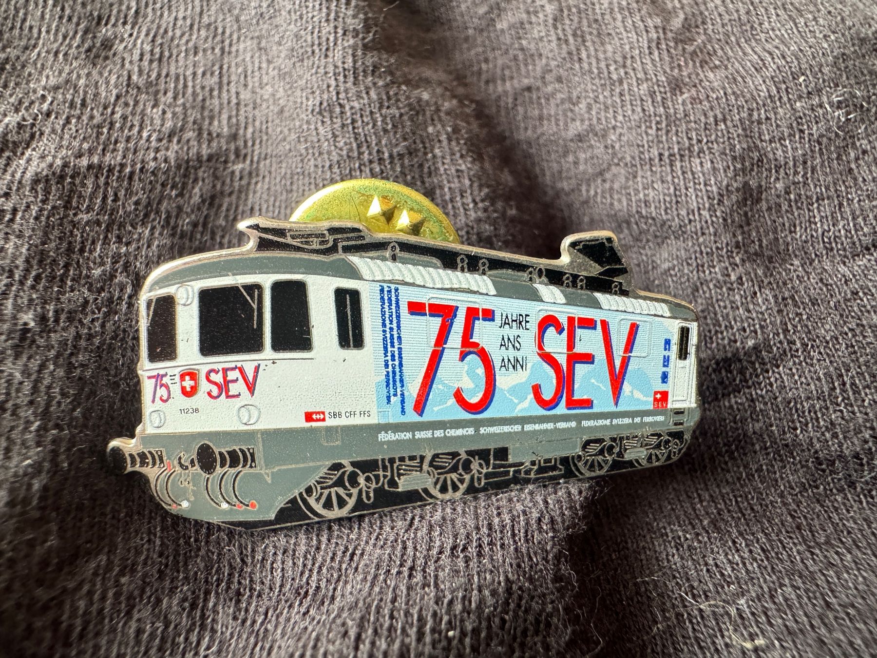 Pin pins SBB CFF FFS 75 Jahre SEV Re 4/4 (Gebraucht) in Neuchâtel für ...