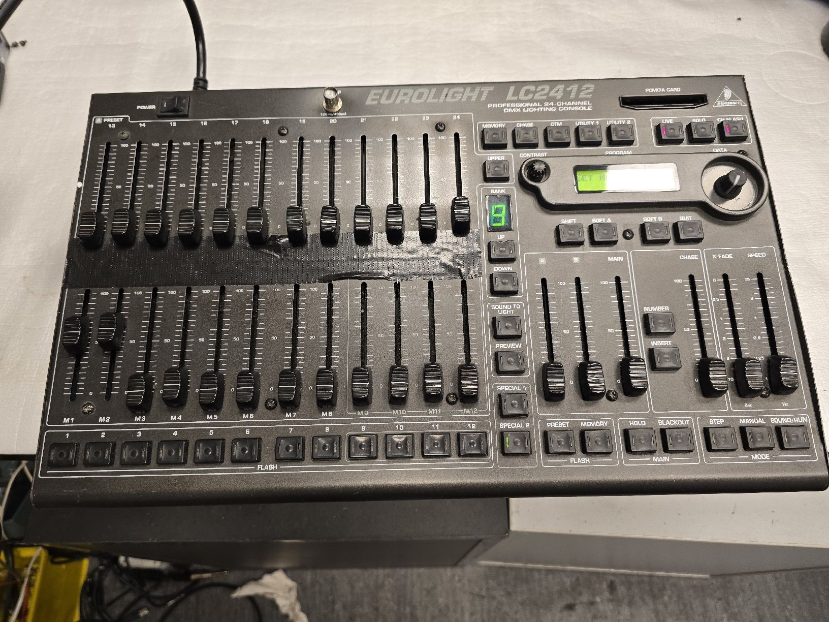 BEHRINGER Professional 24-Channel DMX Lighting Console (Gebraucht) in ...