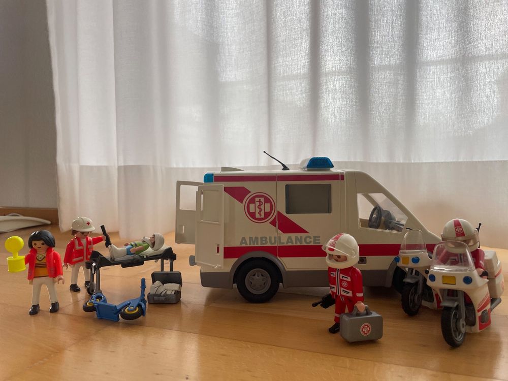 Playmobil 4221 Rettungstransporter + 4224 Notarzt-Motorrad (Gebraucht ...