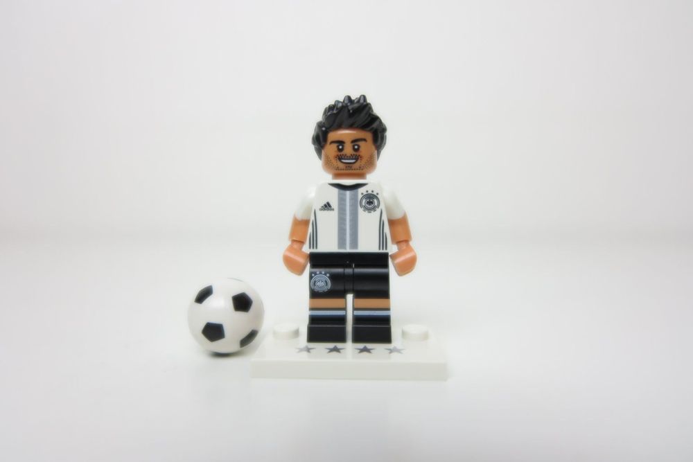 LEGO Minifigur CMF DFB Mats Hummels (Gebraucht) in für CHF 5.9 – mit ...