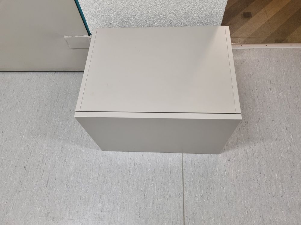 Hängeregal mit Klappe Design | Kaufen auf Ricardo