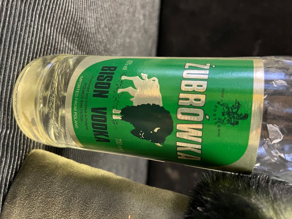 BISON VODKA ZUBROWKA ANCIENNE BOUTEILLE ENTAMÉE (Gebraucht) in Genève ...