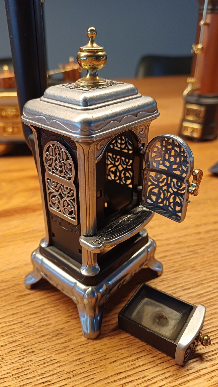 Miniatur Kaminofen für Puppenhaus massiv 15,5 cm (Gebraucht) in ...