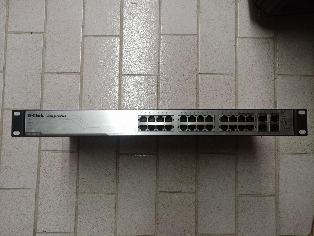 D-Link Gigabit smart switch 24 port DGS-3100-24 (D'occasion) à Villars ...