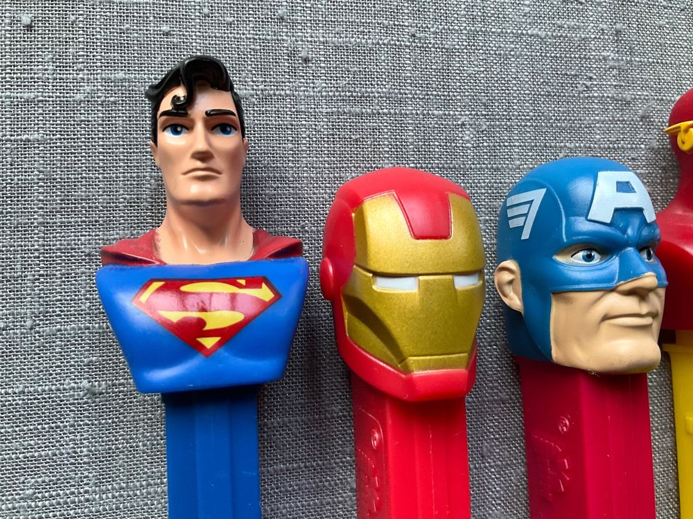 🔴 9 PEZ Dispenser Superhelden – Marvel DC – Batman Hulk 🔵 (Gebraucht ...