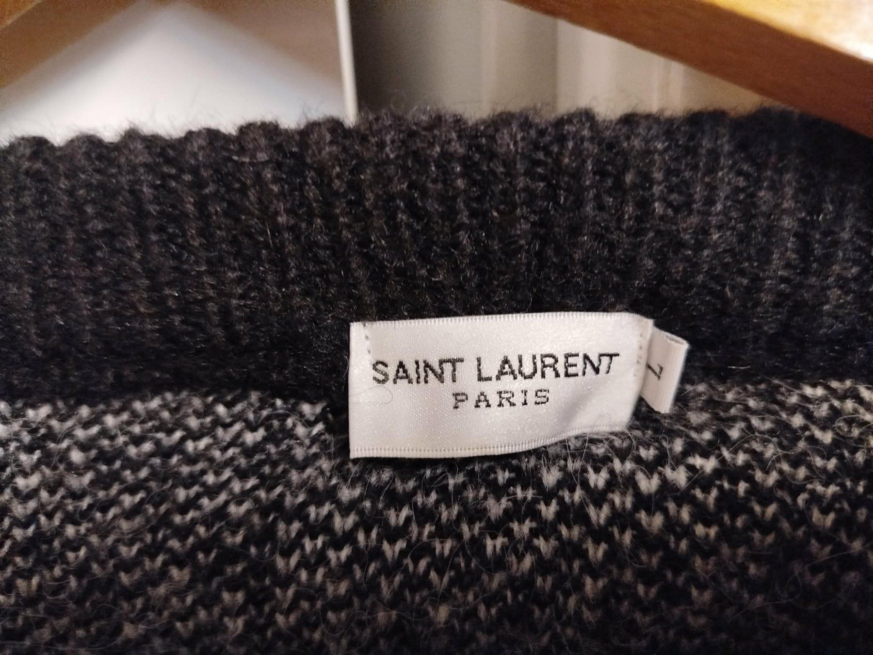 Pull Saint Laurent (D'occasion) à La Chaux-de-Fonds pour CHF 490 – avec ...