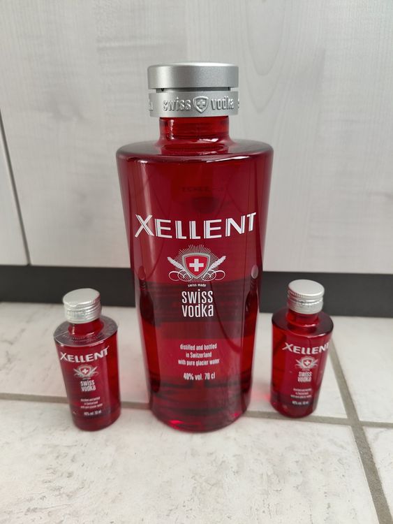 Xellent Swiss Vodka rot 40% vol. plus zwei 5cl Fl. !!!!!!! (Neu (gemäss ...
