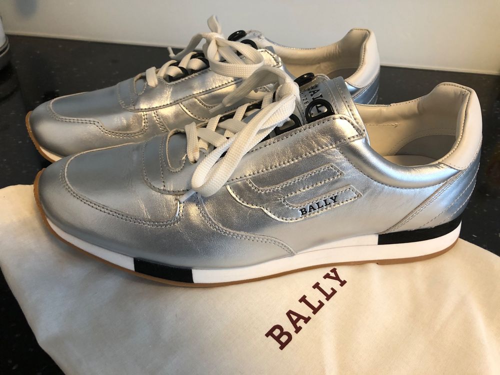 Bally Sneakers in Gr. 42, neu (Neu und originalverpackt) in Sissach für CHF 59 – mit Lieferung ...