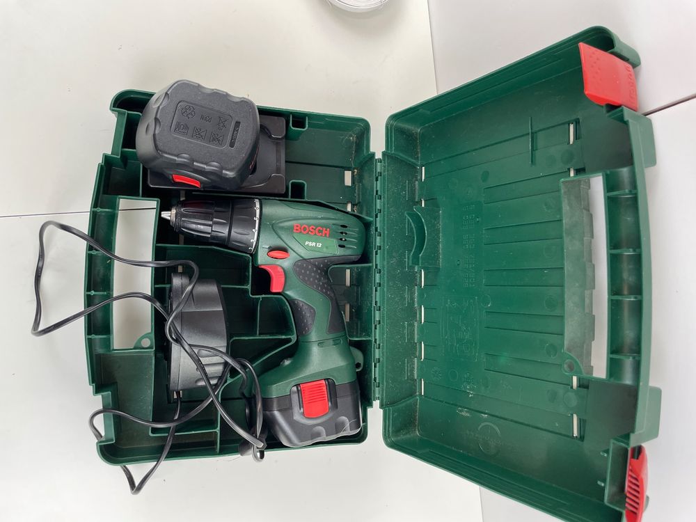 Bosch PSR 12 12 Volt Akkubohrmaschiene mit 2x Akku und Lader (Defekt ...