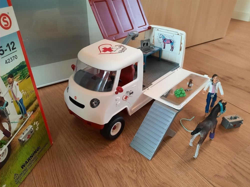 Schleich Pferde 42370 Mobile Tierärztin (Gebraucht) in Ruswil für CHF ...