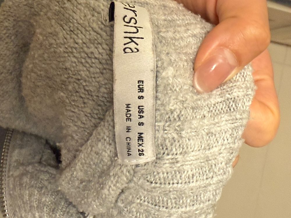 Bershka S size half zip grey jumper (Gebraucht) in Zürich für CHF 6 ...