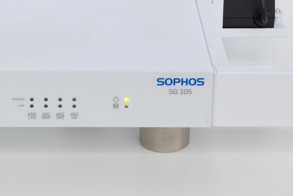 Sophos SG 105 mit Sophos Rack Mount (Gebraucht) in Pfeffingen für CHF 95 – mit Lieferung auf ...