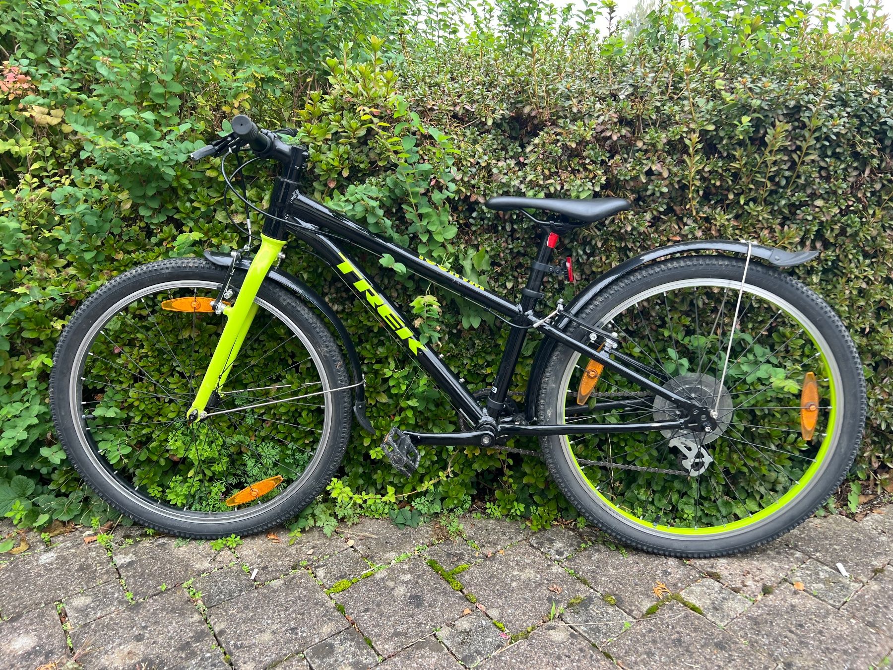 Trek Wahoo 24, Farbe: Trek Black/Volt; 24" Laufräder (Gebraucht) in ...