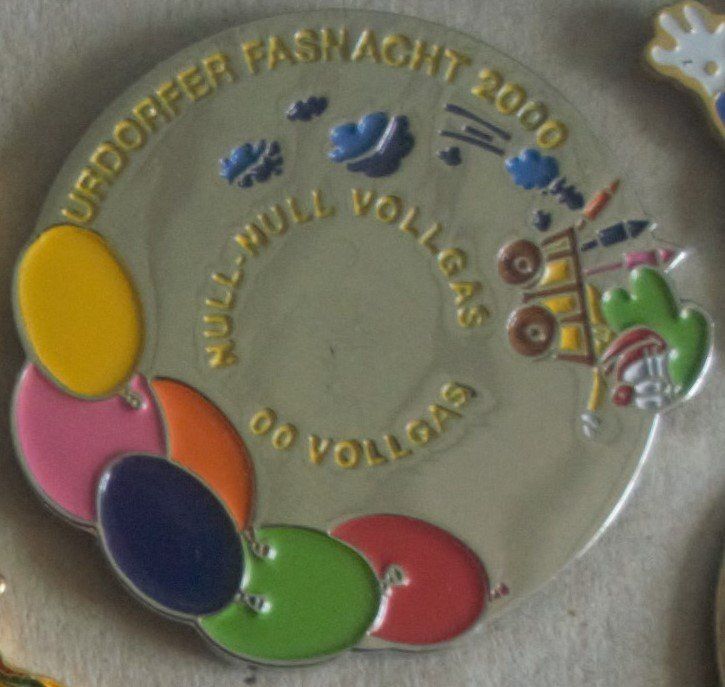 Fasnachtsplakette Urdorf 2000 Fasnacht (Gebraucht) in Trimbach für CHF 5 – mit Lieferung auf ...