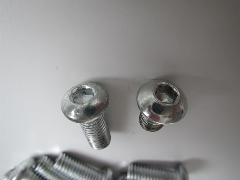 31 INBUS SCHRAUBEN M8 (Neu (gemäss Beschreibung)) in Zumikon für CHF 5 ...