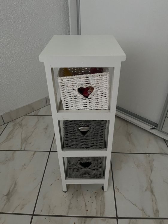 Weisses Regal mit 3 Körben, Vintage Look | Kaufen auf Ricardo