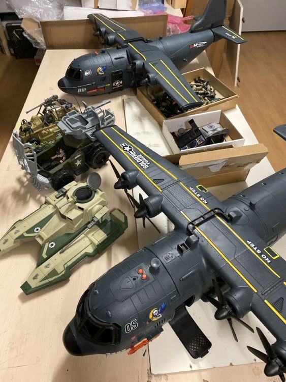 Mega Iron Hawk Soldier Force Army mit Sound (Gebraucht) in Gorduno für ...