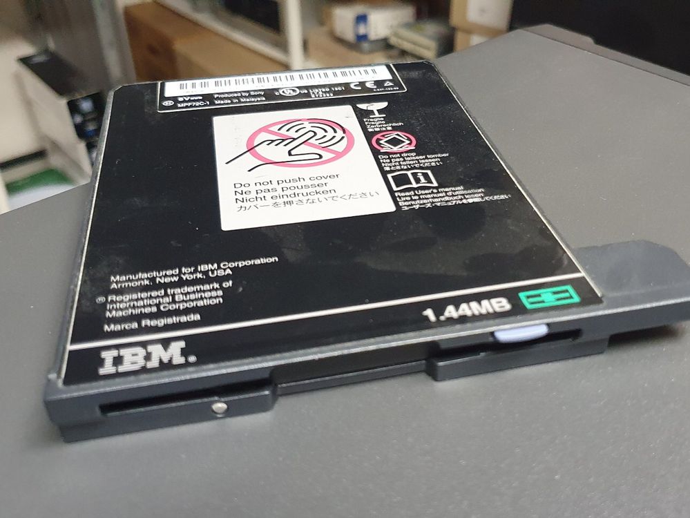 IBM Thinkpad Diskettenlaufwerk (Gebraucht) in Luzern für CHF 1 – mit ...