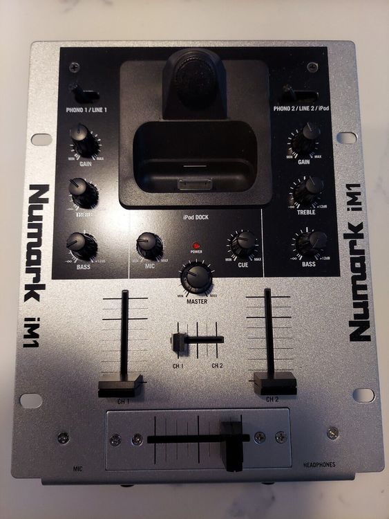 Numark iM1 2-Channel DJ Mixer mit iPod Dock | Kaufen auf Ricardo