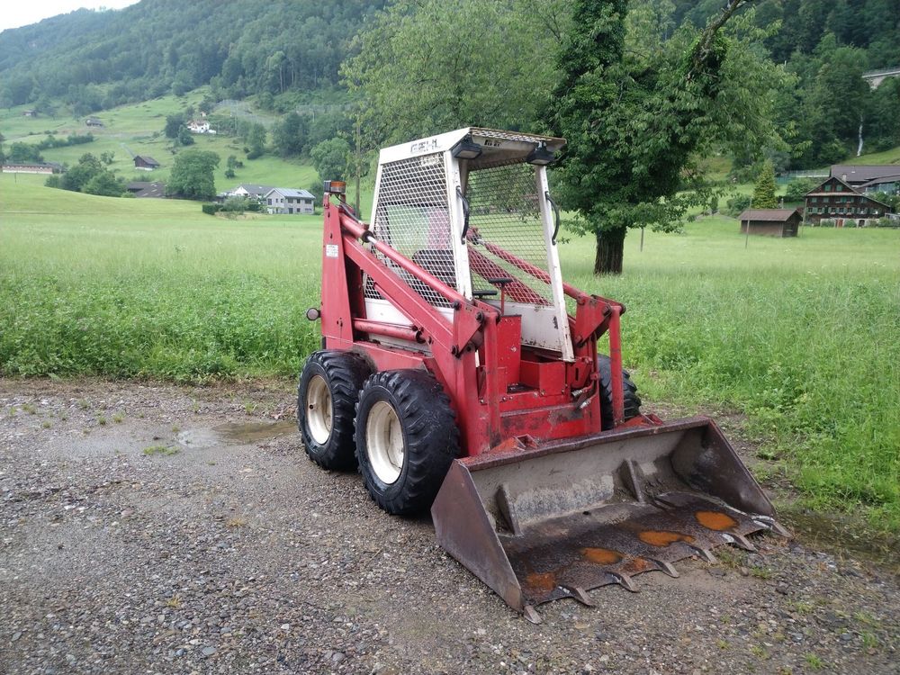 Gehl 4600 Kompaktlader (Gebraucht) in Arth für CHF 4100 – nur Abholung ...