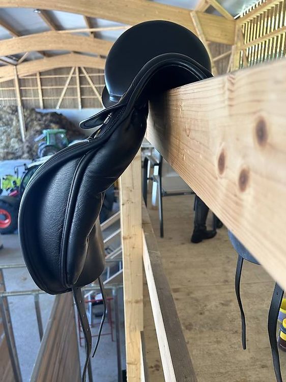 Dressursattel Prestige Roma Dressage (Gebraucht) in Reinach BL für CHF ...