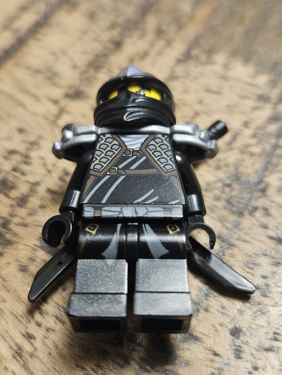 lego figurine ninjago njo039 Cole ZX - Shoulder Armor (Gebraucht) in ...