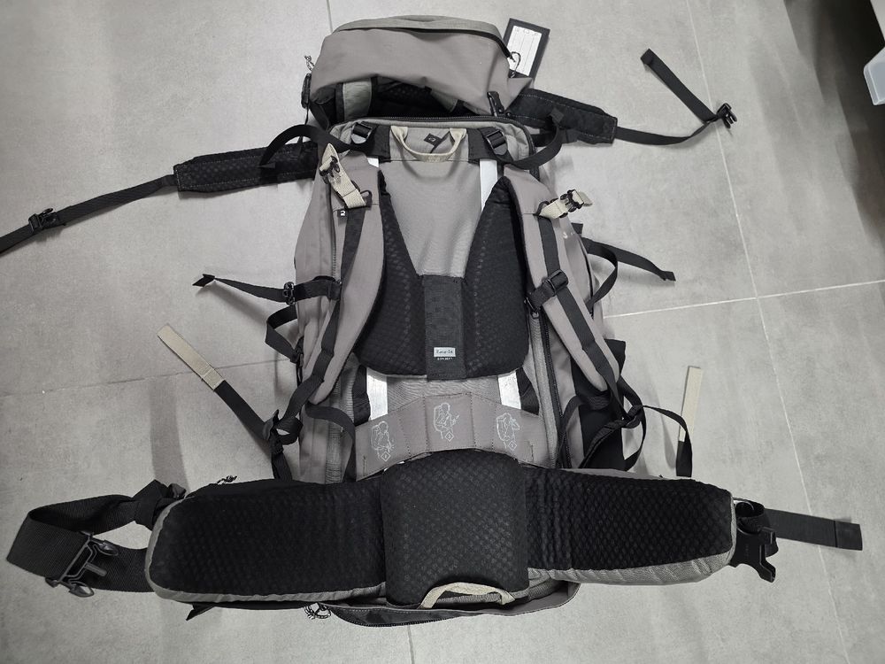 Sac à dos Forclaz, 70 litres, travel 900 easy fit (D'occasion) à La ...