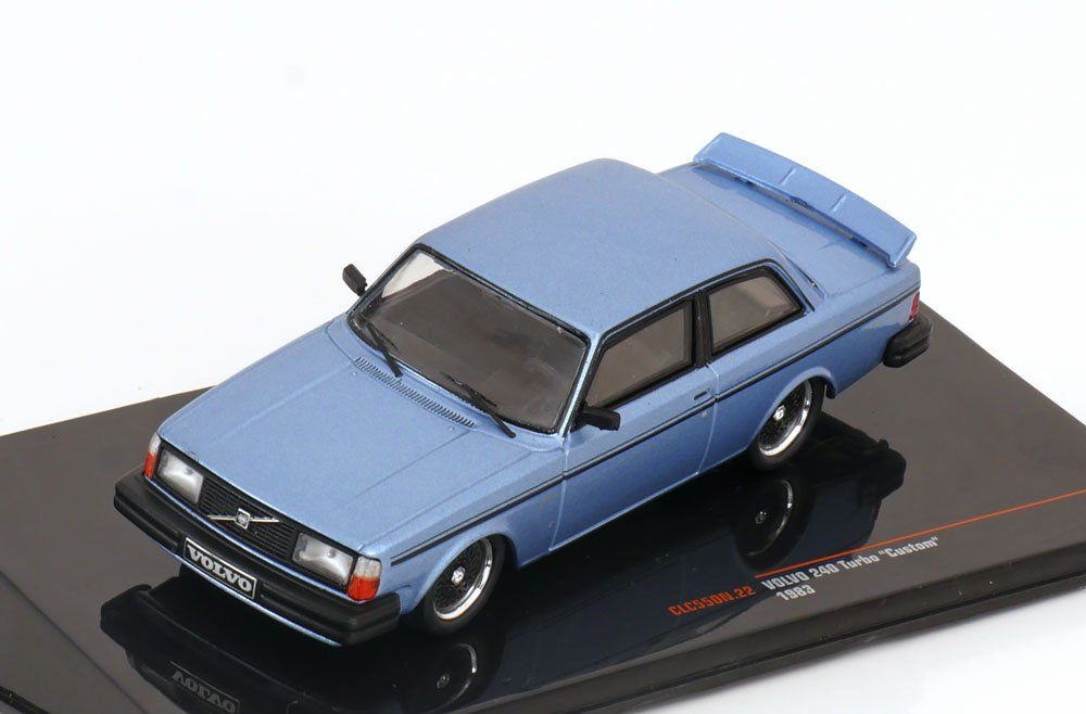 Volvo 240 Turbo Custom 1983 hellblau met. / schwarz 1:43 (Neu und ...
