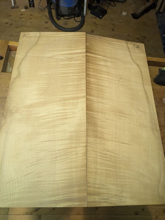 Heat treated AA flamed maple for archtop guitars (Neu (gemäss ...