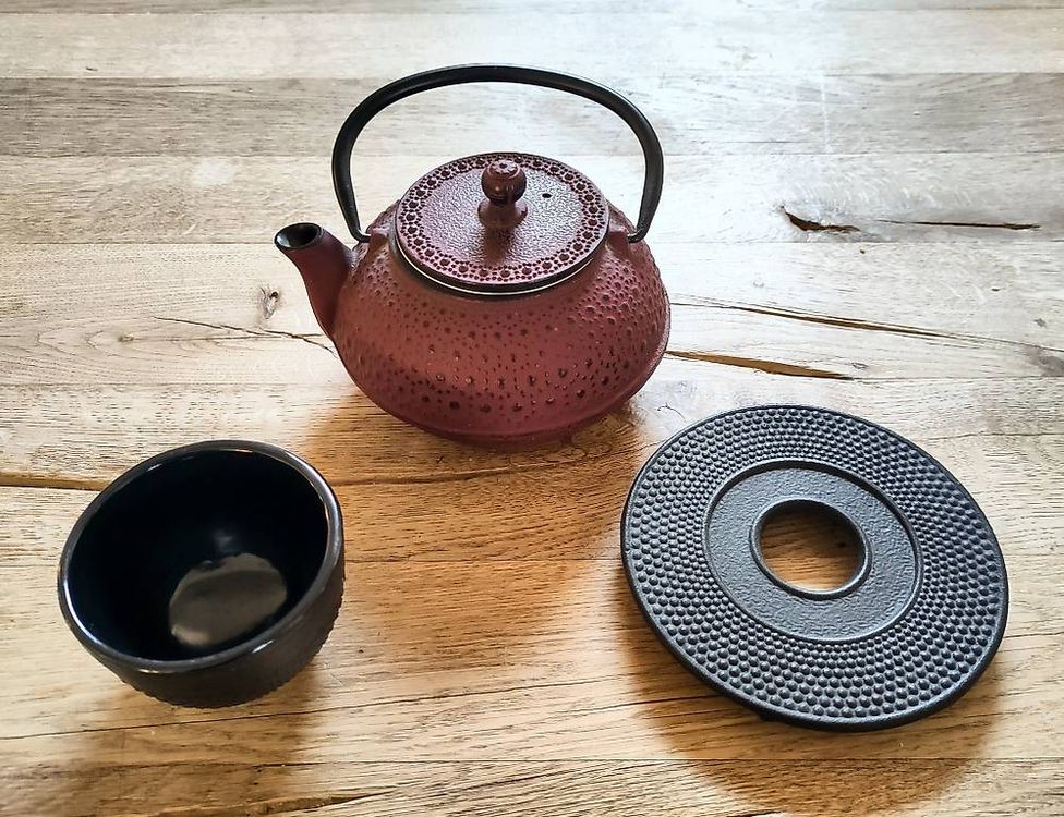 Théillère en fonte neuve (Neu und originalverpackt) in Yvonand für CHF ...