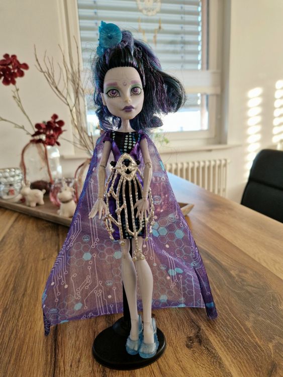 Monster High Puppe Elle Eedee (Gebraucht) in Niederuzwil für CHF 40 – mit Lieferung auf Ricardo ...